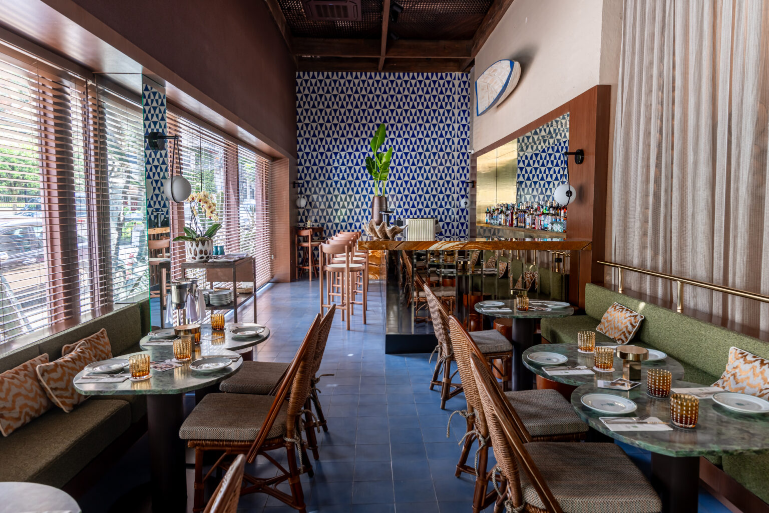 Resid Club & Hotels inaugura o Resid Bar, com atmosfera cosmopolita e ...